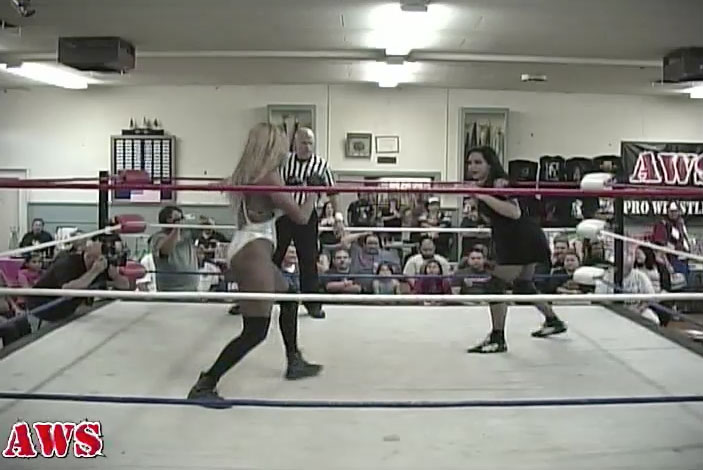Mariah Moreno vs. Crystal White | ClickWrestle